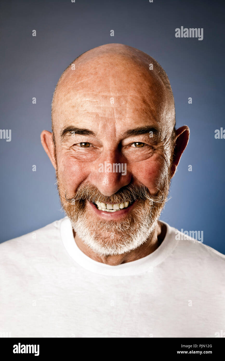 An old man with a grey beard Stock Photo - Alamy