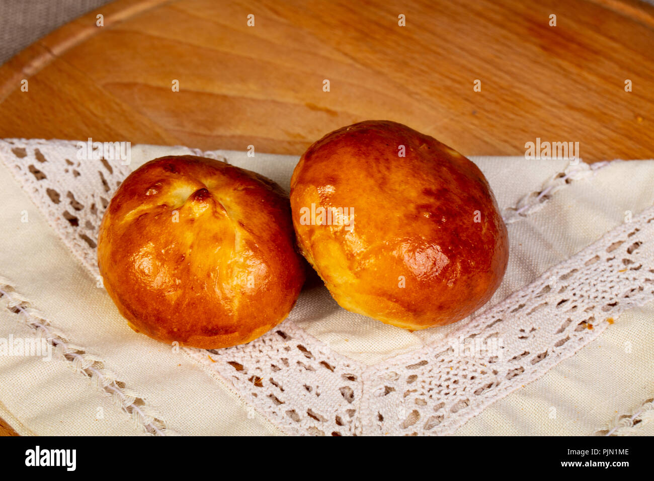 Traditional Russian pastry with meat Stock Photo - Alamy