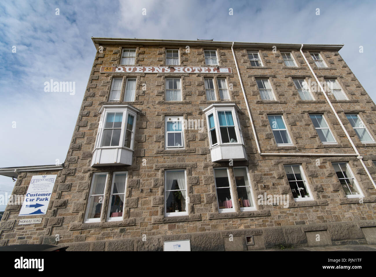 The Queens Hotel on Penzance sea front Stock Photo - Alamy