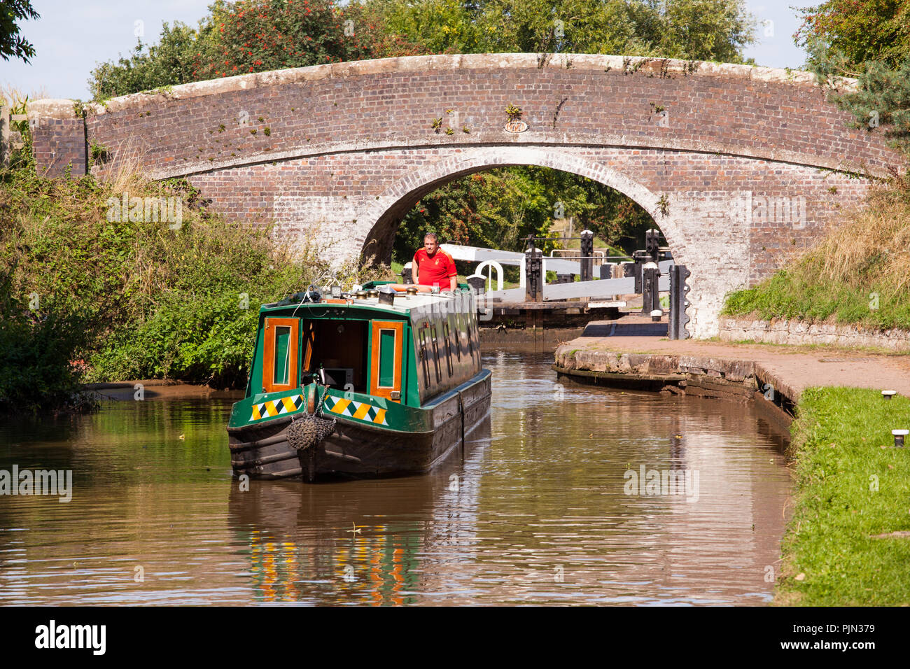 Narrowboat view hi-res stock photography and images - Alamy