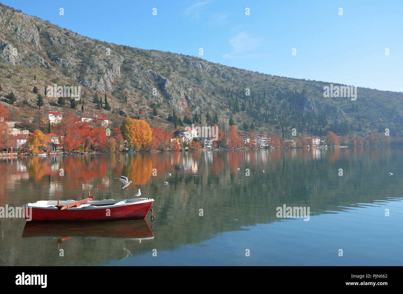 Beautiful lake scenery Stock Photo - Alamy