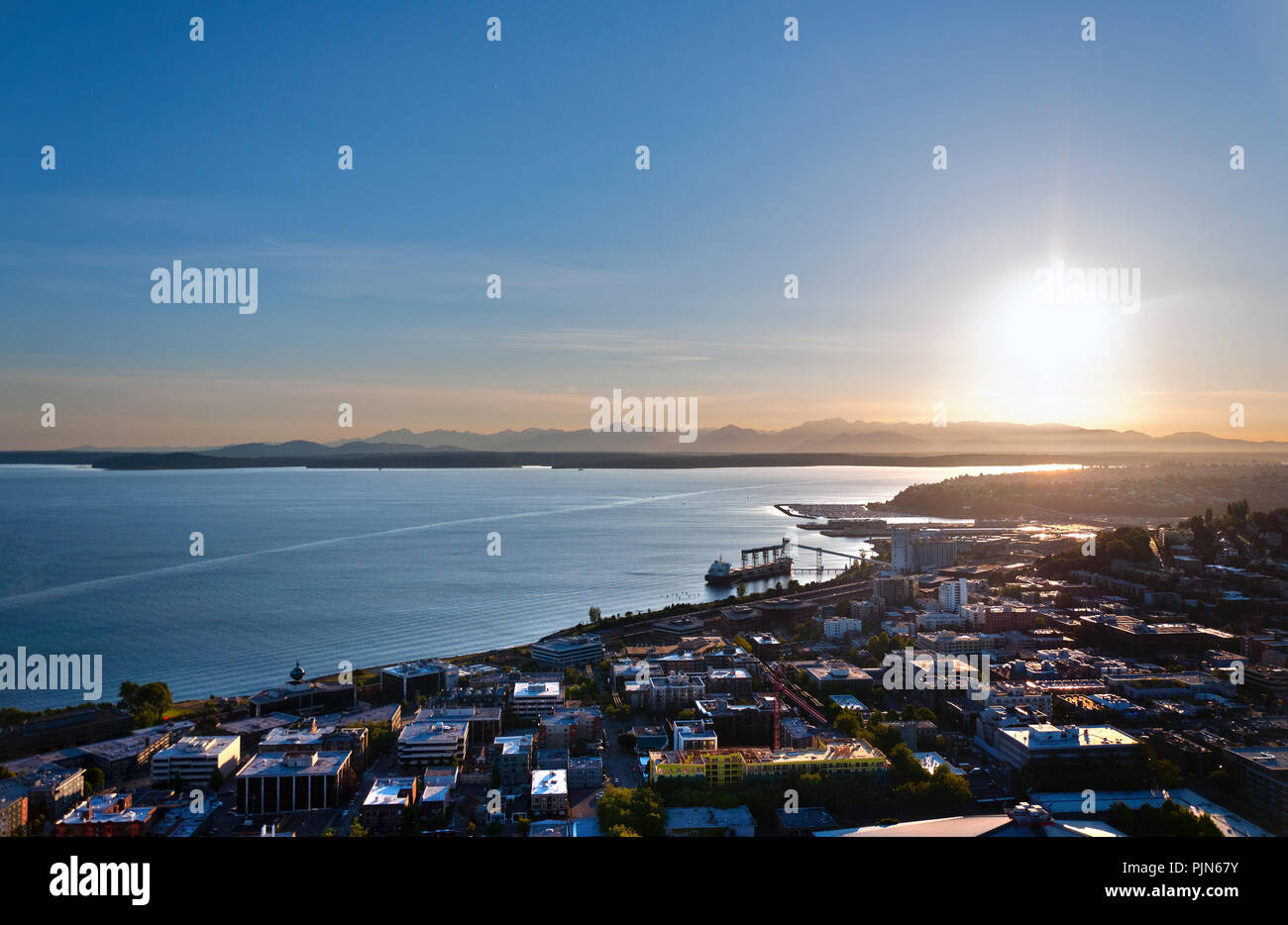 Aerial view seattle peninsula hi-res stock photography and images - Alamy