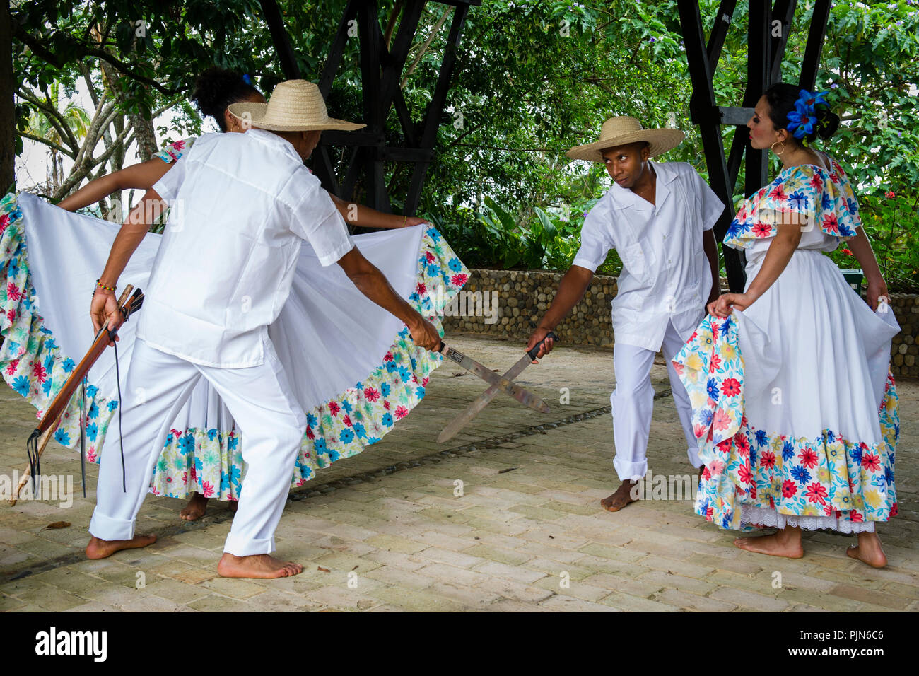 Traditional Colombian Dance Stock Photo - Alamy