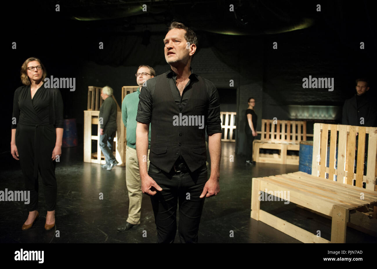 Theatre company De Reynaertghesellen playing Hamlet from Piet Arfeuille ...