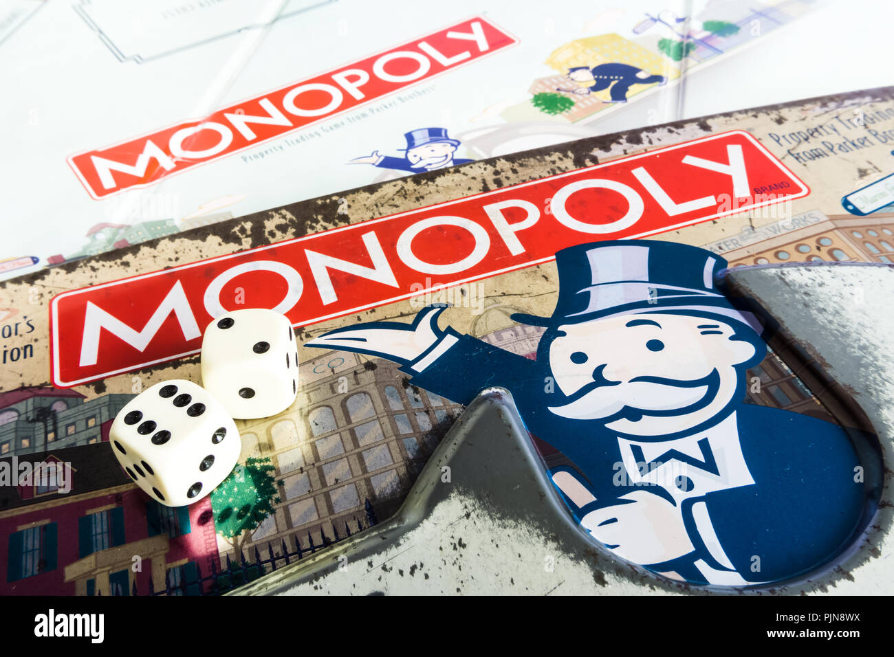 Old monopoly box hi-res stock photography and images - Alamy