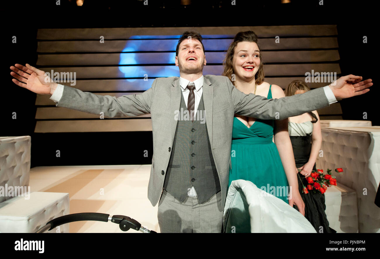 Theatre company De Dijlezonen playing Het Kouwe Kind from Marius von ...