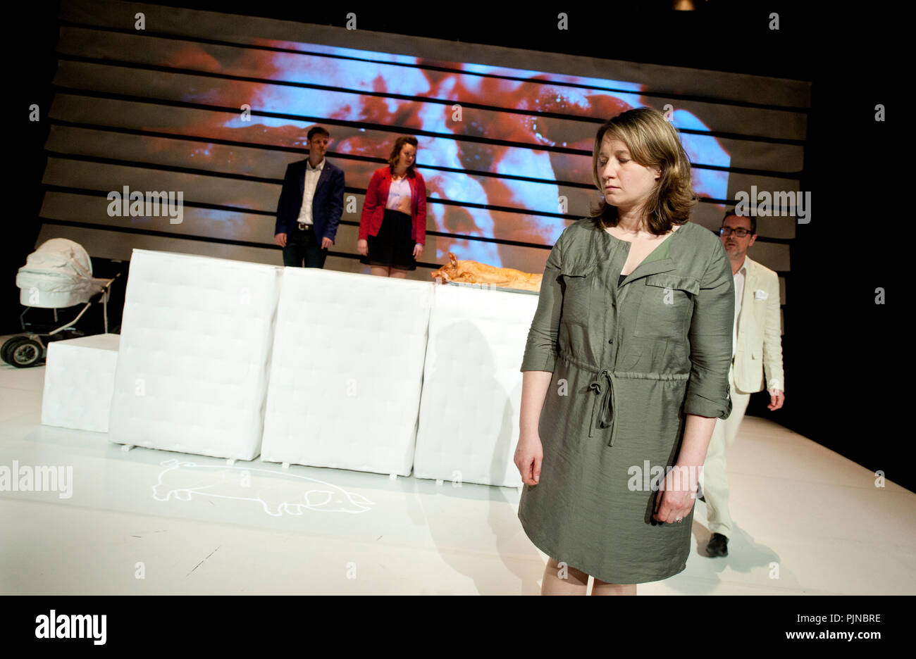 Theatre company De Dijlezonen playing Het Kouwe Kind from Marius von ...