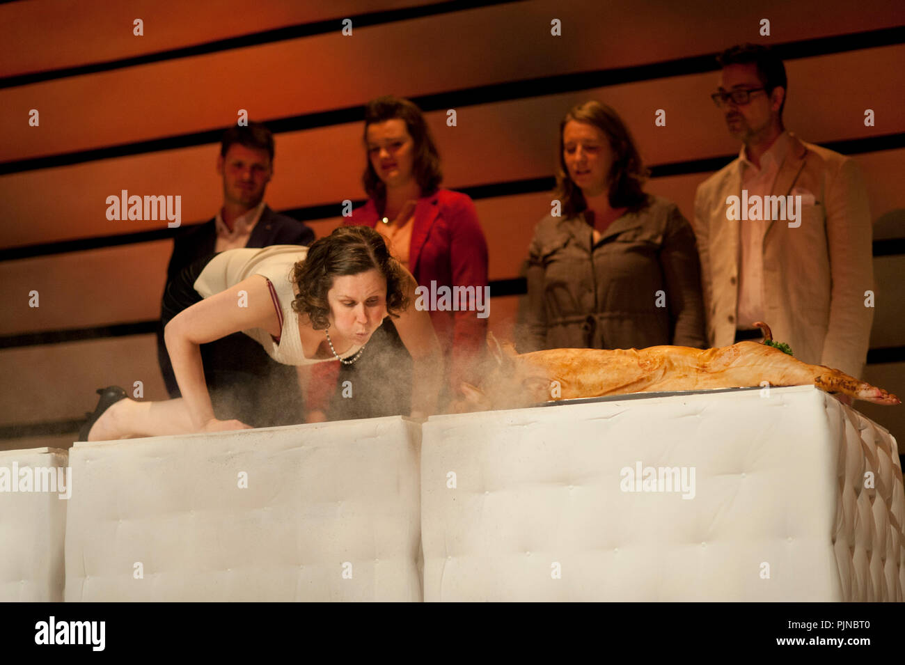 Theatre company De Dijlezonen playing Het Kouwe Kind from Marius von ...