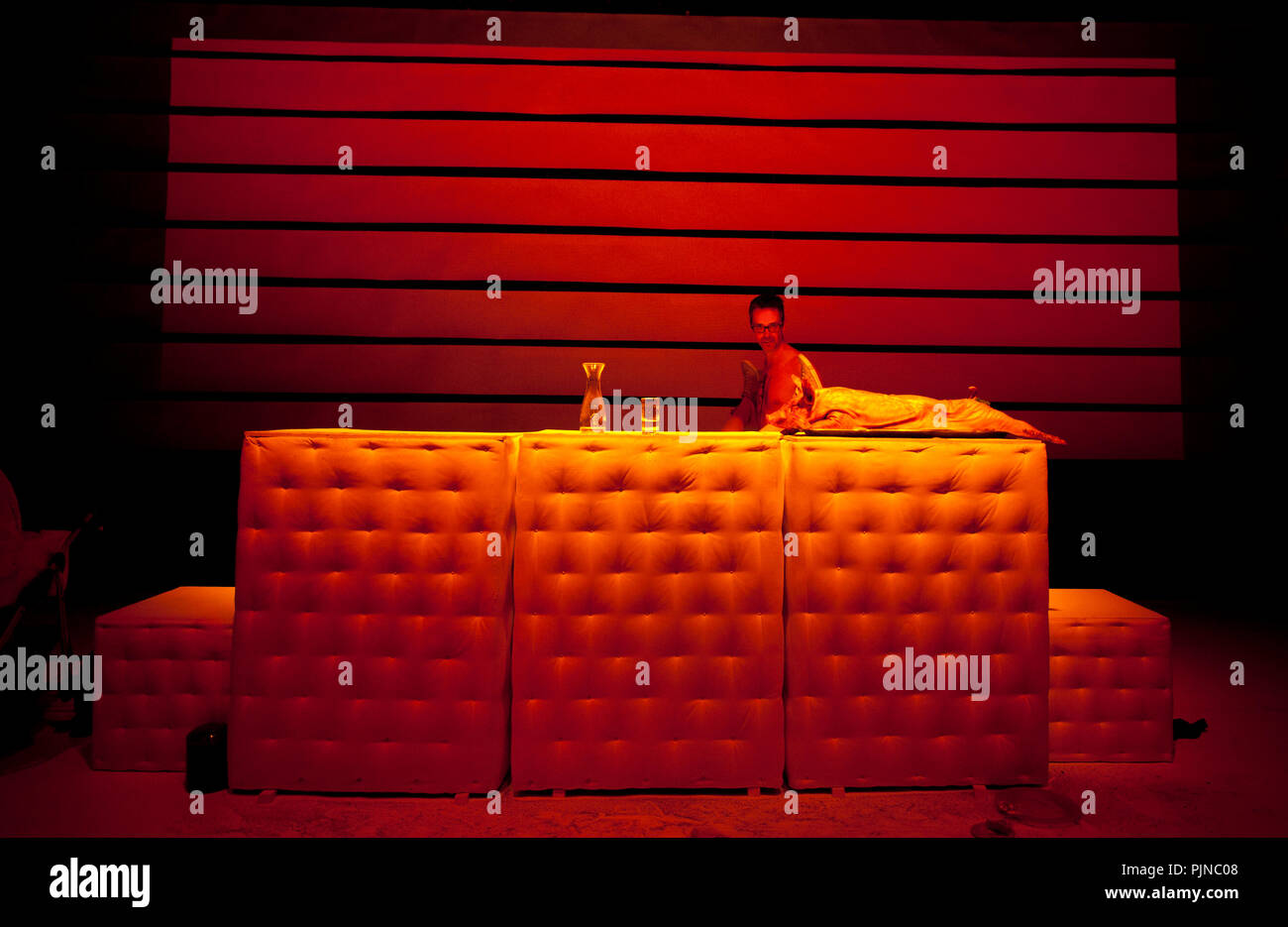 Theatre company De Dijlezonen playing Het Kouwe Kind from Marius von ...