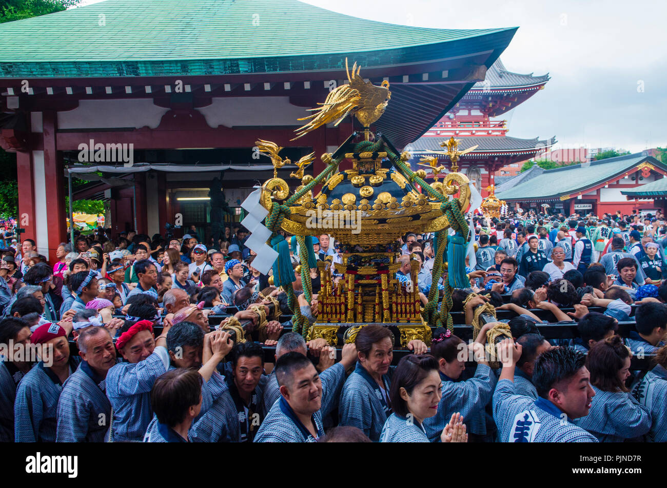 Participants in the Kanda Matsuri in Tokyo, Japan Stock Photo - Alamy