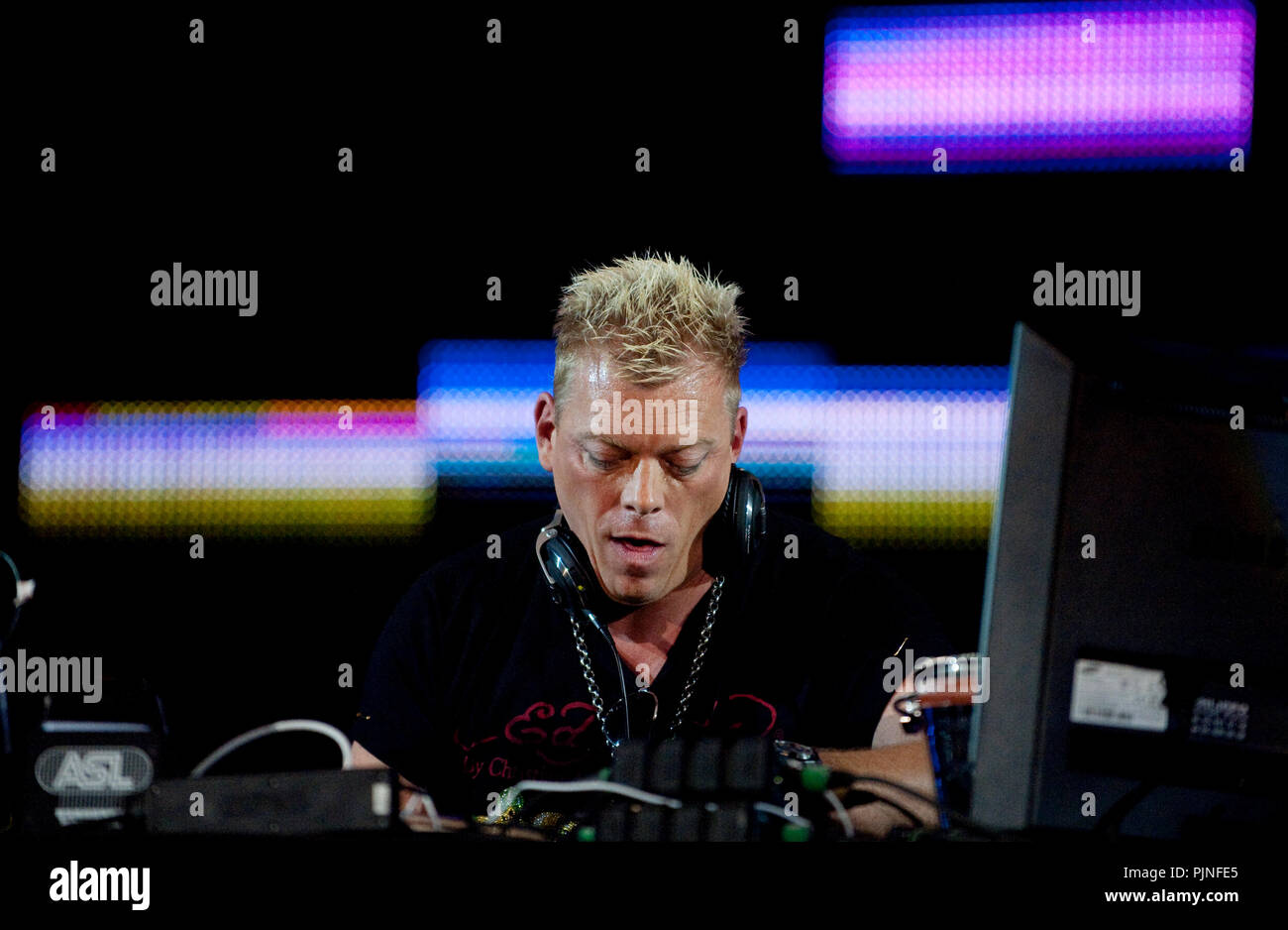 I love the 90s the party hi-res stock photography and images - Alamy