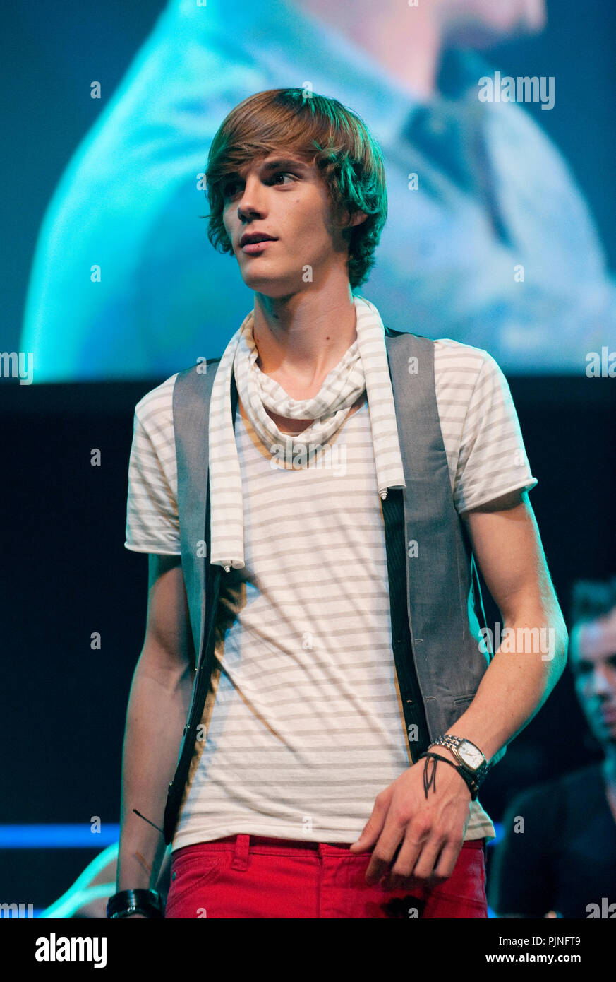 Idool live on stage hi-res stock photography and images - Alamy