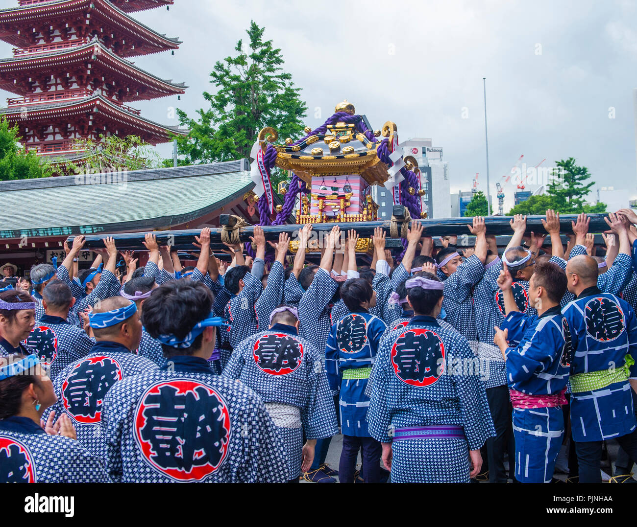 Participants in the Kanda Matsuri in Tokyo, Japan Stock Photo - Alamy