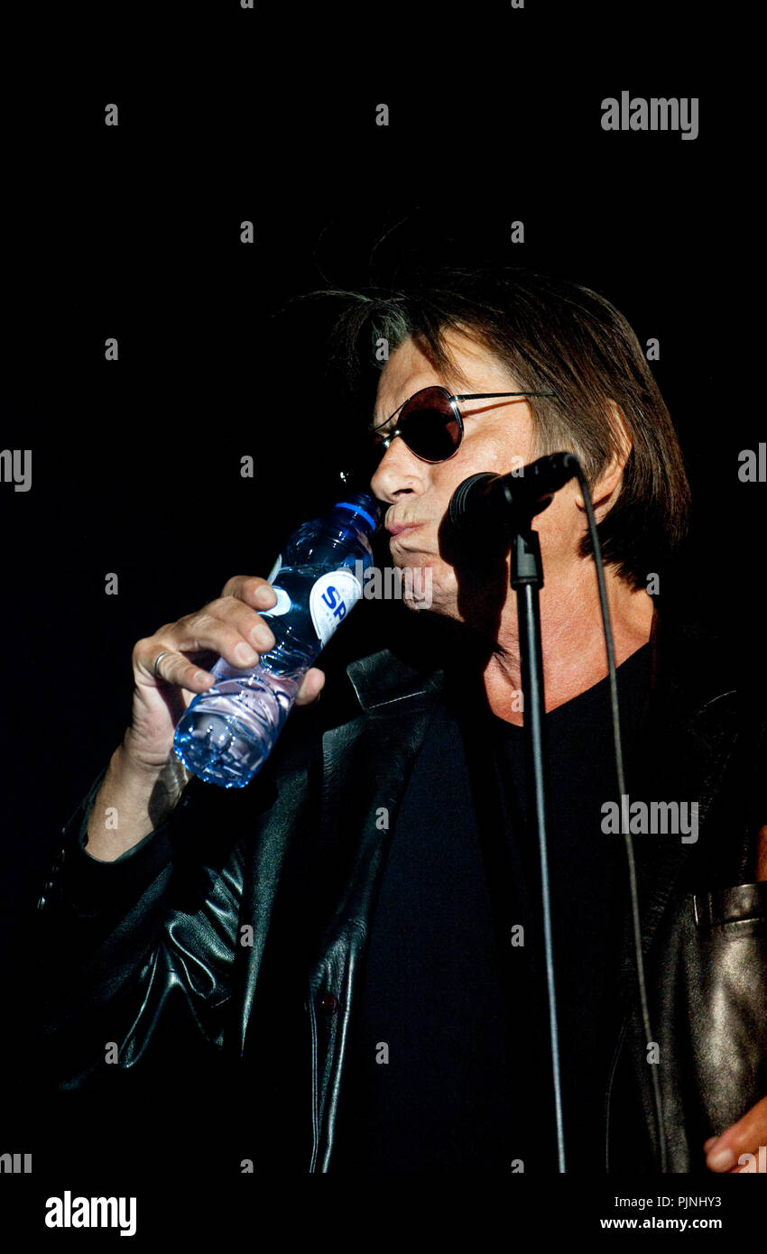 French singer Jacques Dutronc in concert at the Francofolies festival ...