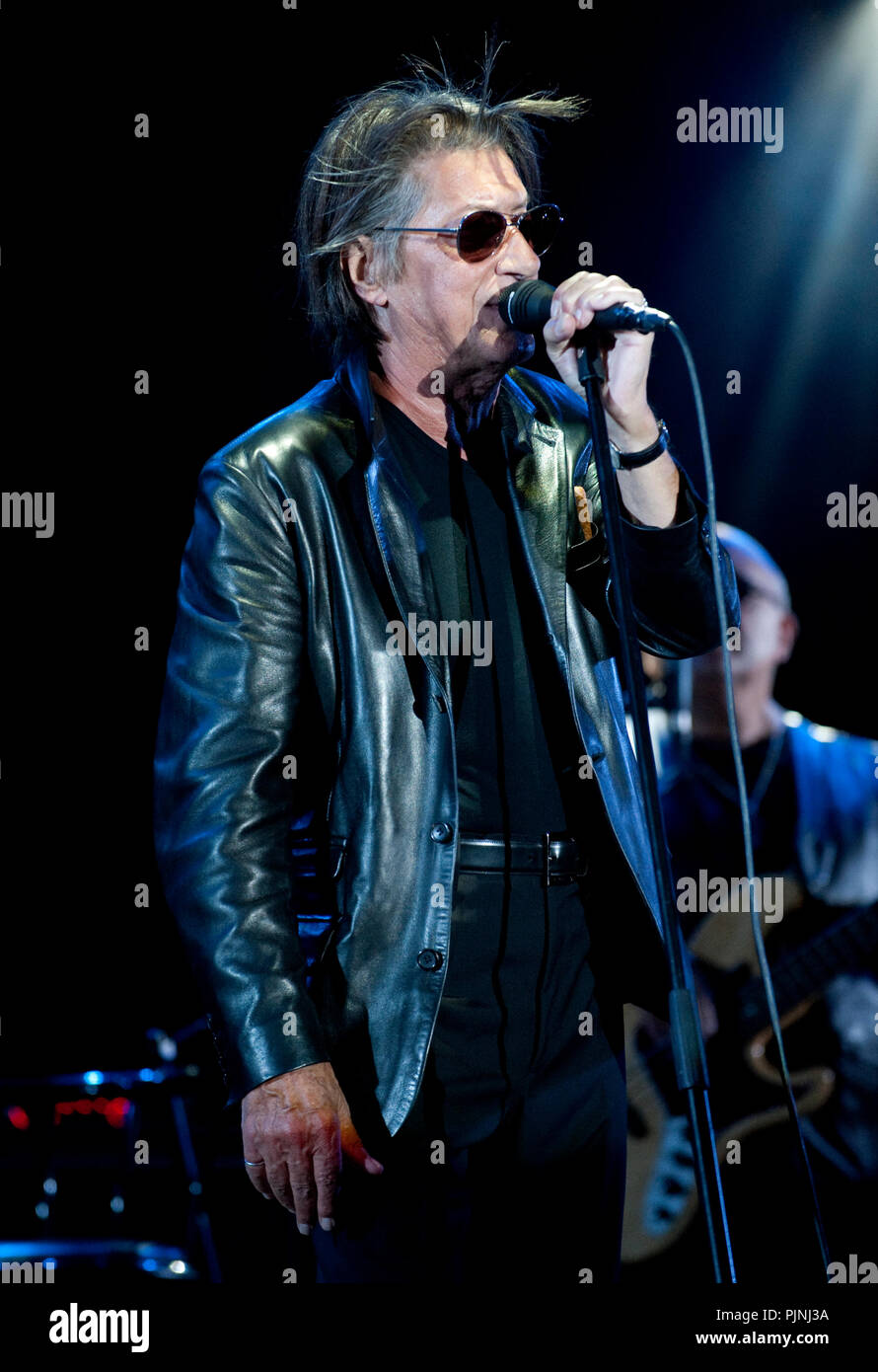 French singer Jacques Dutronc in concert at the Francofolies festival ...
