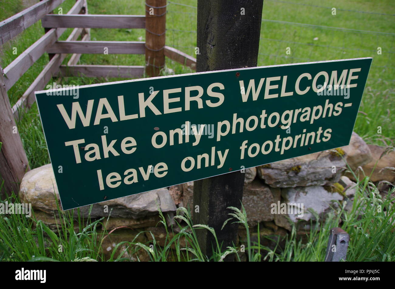 Take only photos leave only footprints hi-res stock photography and ... Take only photos leave only footprints hi-res stock photography and ...