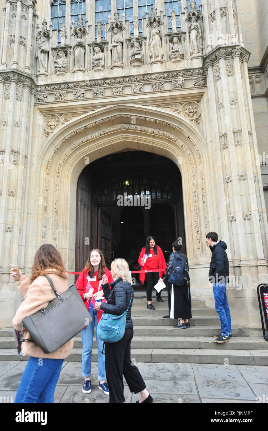 University of bristol graduation hi-res stock photography and images ...