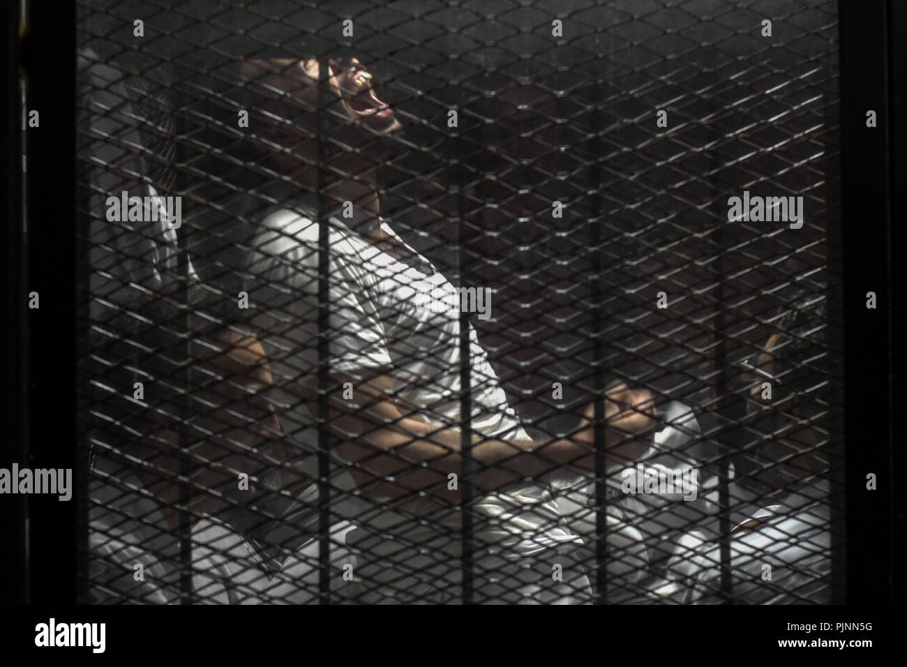 Defendants cage hi-res stock photography and images - Alamy