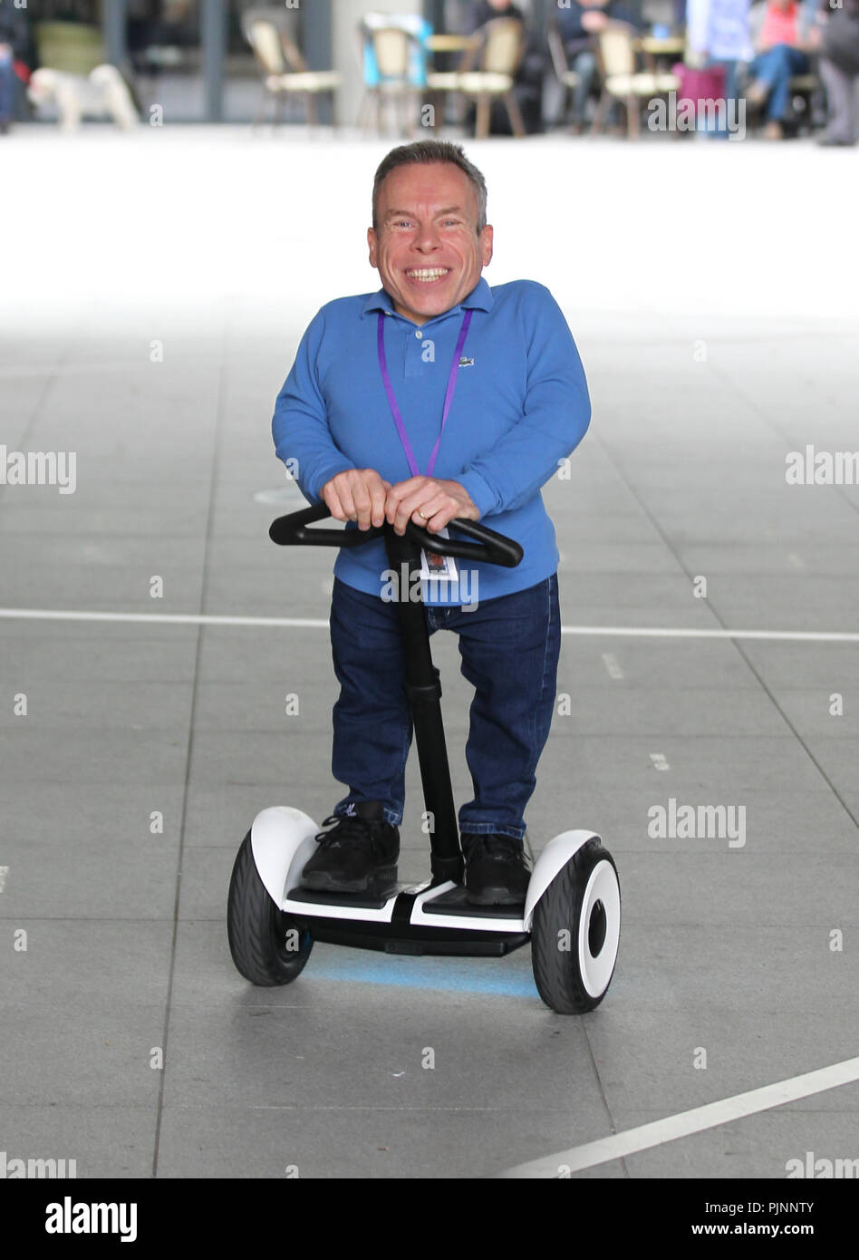 London, UK, 8th Sep 2018. Warwick Davis seen at the BBC studios in ...