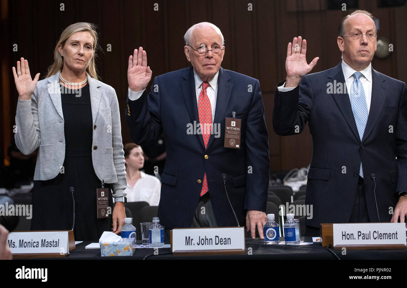 John dean sworn hi-res stock photography and images - Alamy