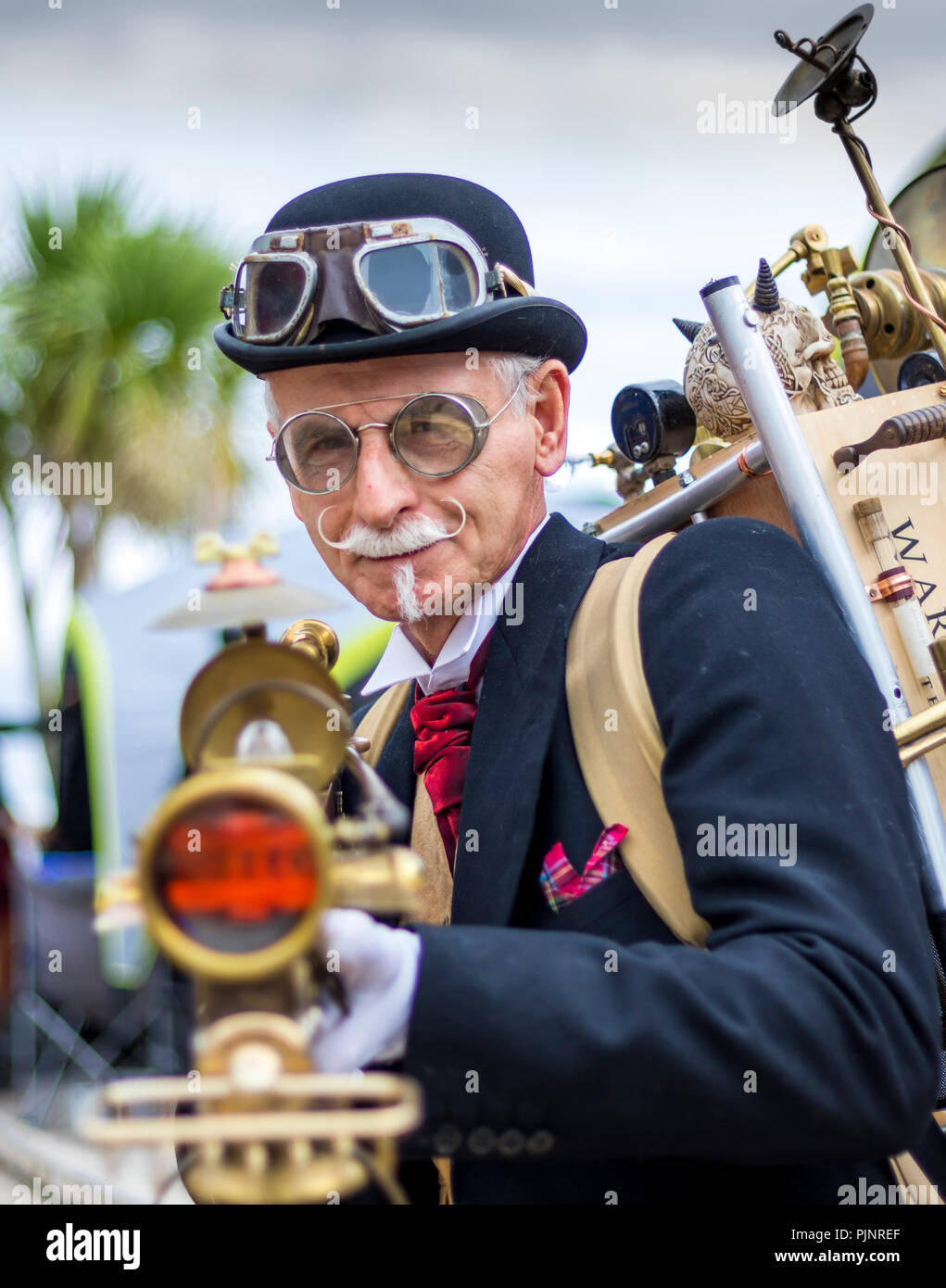 The time machine by h g wells hi-res stock photography and images - Alamy