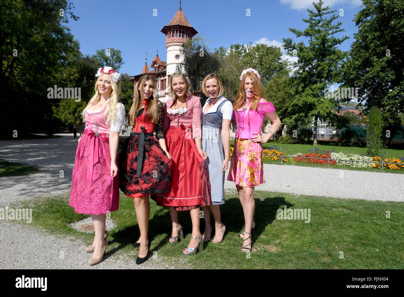 Dirndlpunk hi-res stock photography and images - Alamy