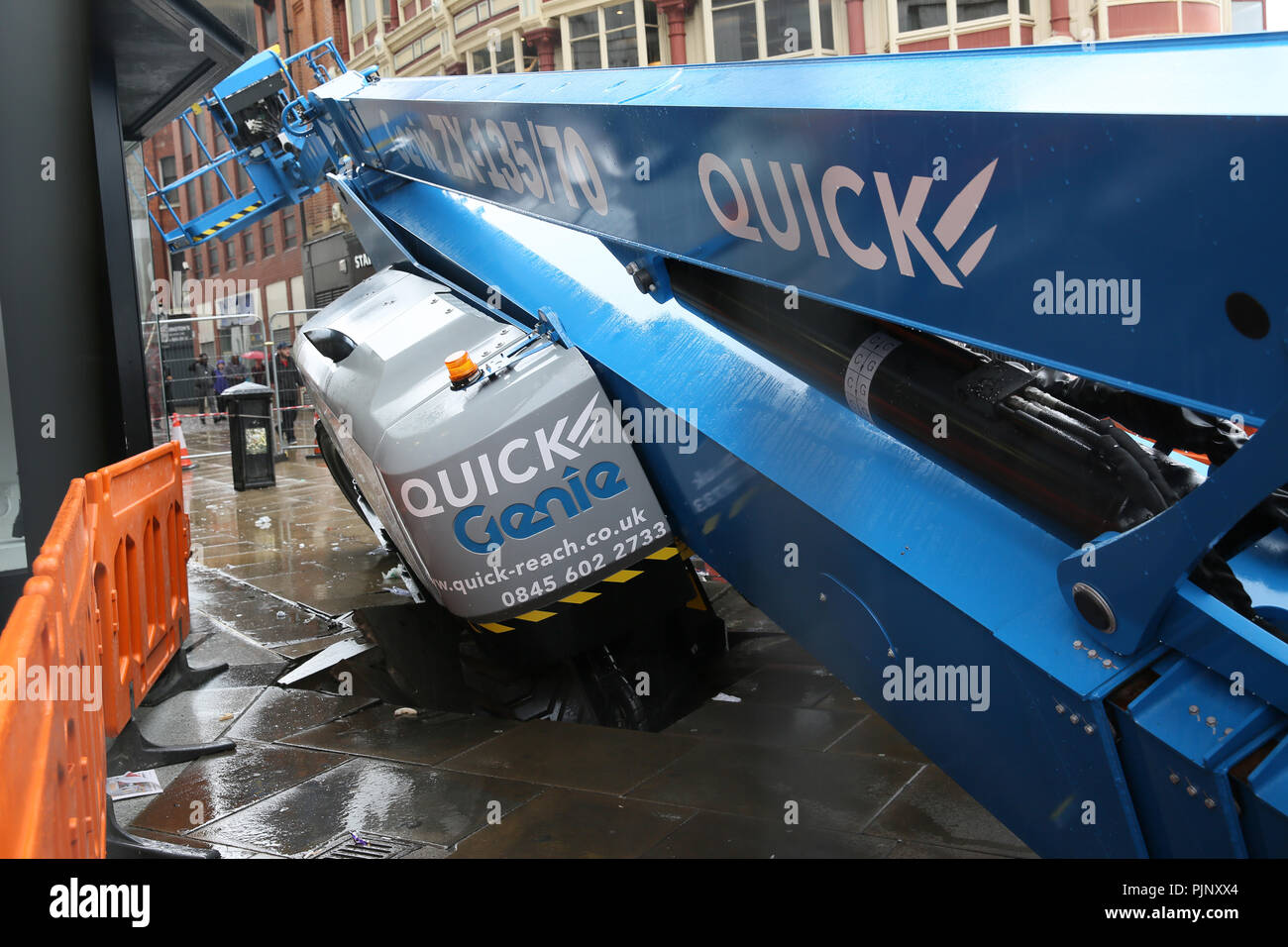 Crane rigging safety hi-res stock photography and images - Alamy