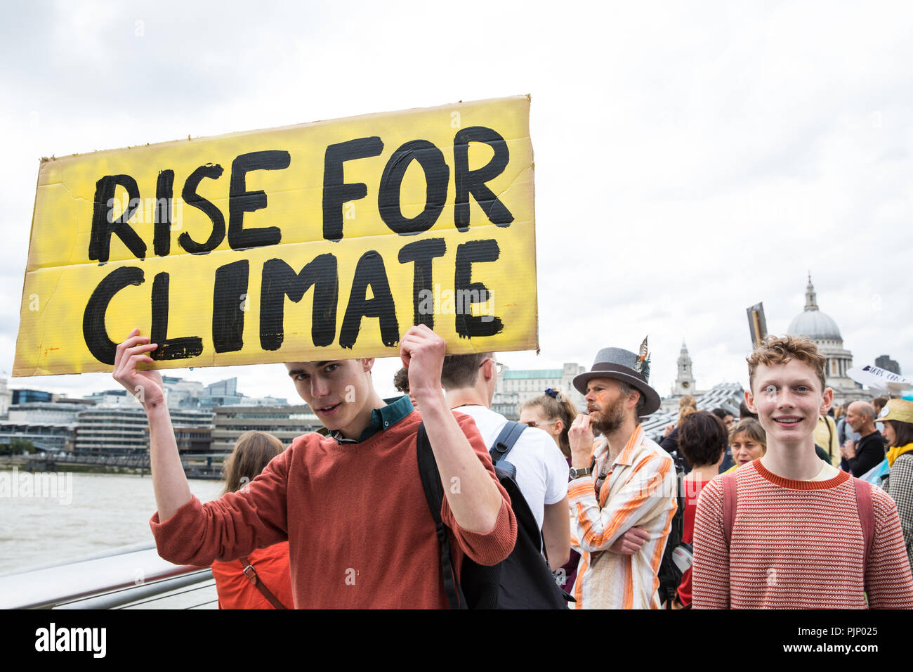 London, UK. 8th Sep, 2018. Environmental campaigners hold a rally ...