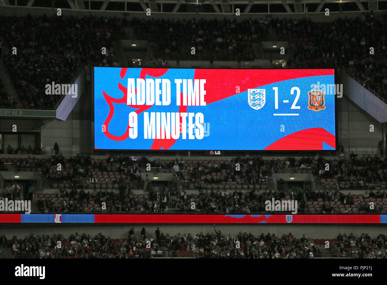 Uk football extra time hi-res stock photography and images - Alamy