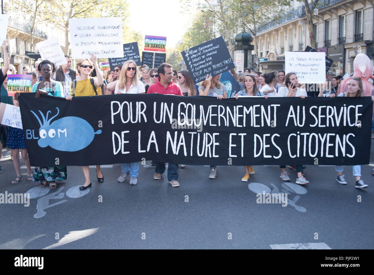 Paris : March - World Climate Day Stock Photo - Alamy