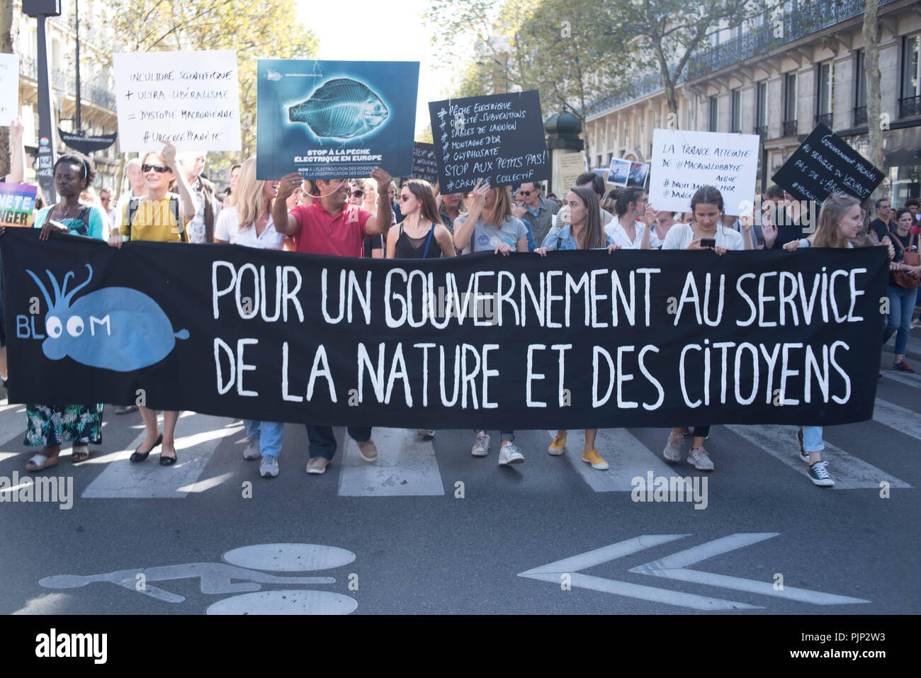 Paris : March - World Climate Day Stock Photo - Alamy