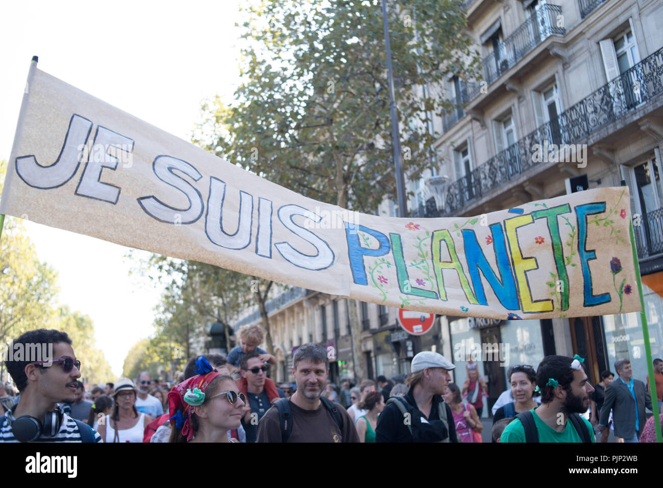 Paris : March - World Climate Day Stock Photo - Alamy