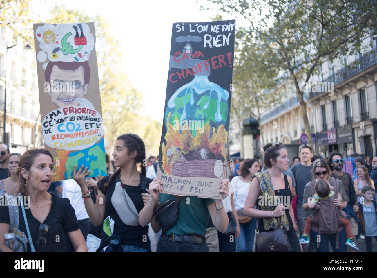 Paris : March - World Climate Day Stock Photo - Alamy