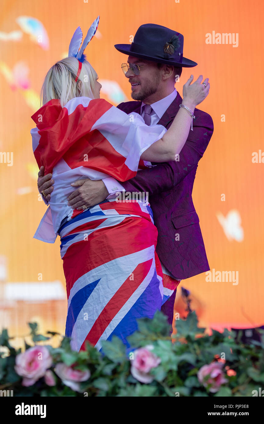 Bbc proms audience hi-res stock photography and images - Alamy