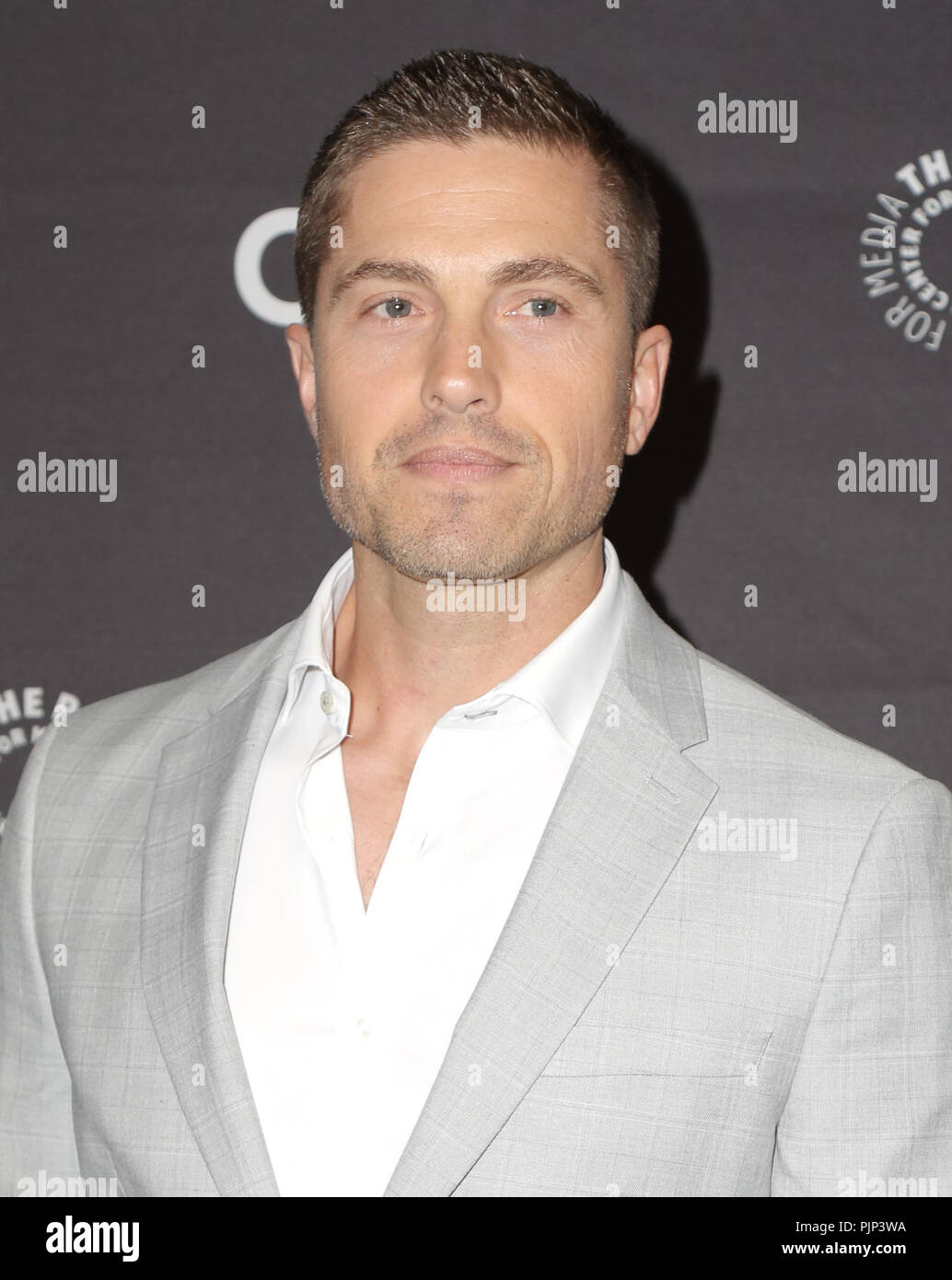 Eric winter rookie hi-res stock photography and images - Alamy