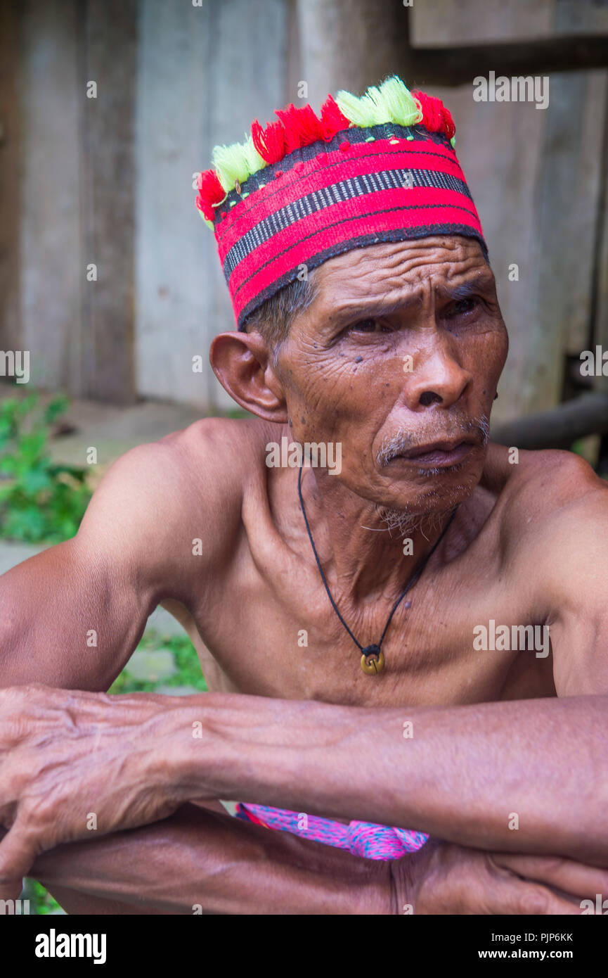 Ifugao man in traditional clothes hi-res stock photography and images ...