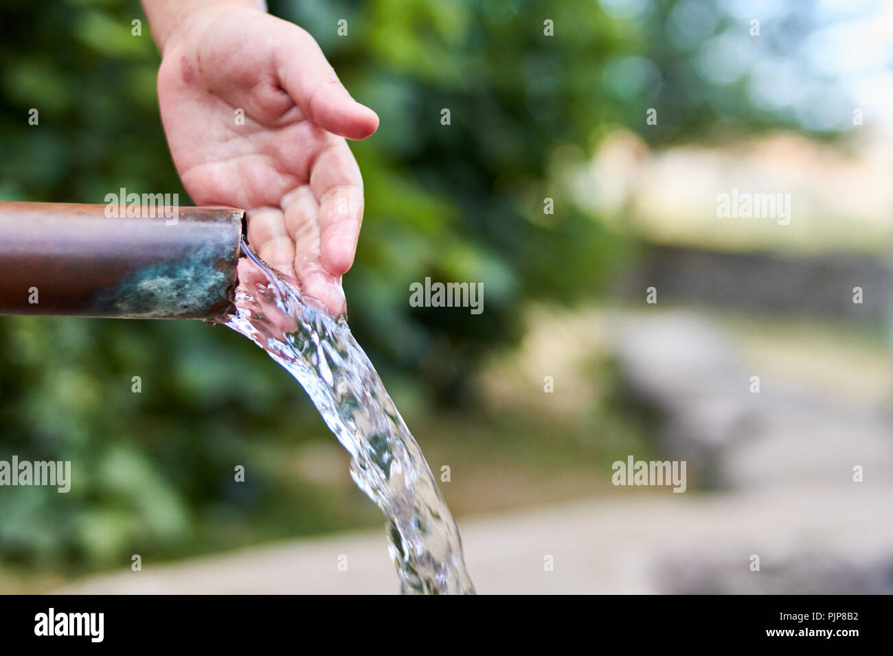 natural water fountain Stock Photo - Alamy