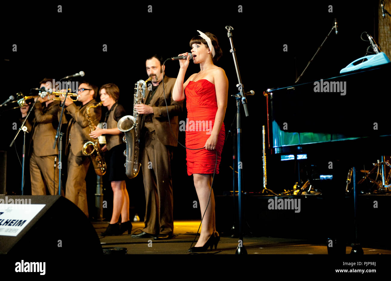 Lady Linn & her Magnificent Seven in concert at the Jazz Middelheim ...