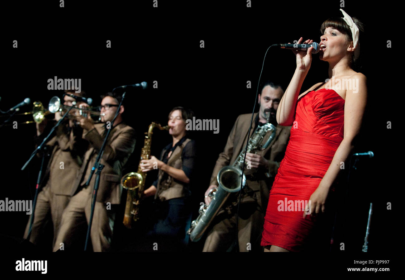 Lady Linn & her Magnificent Seven in concert at the Jazz Middelheim ...