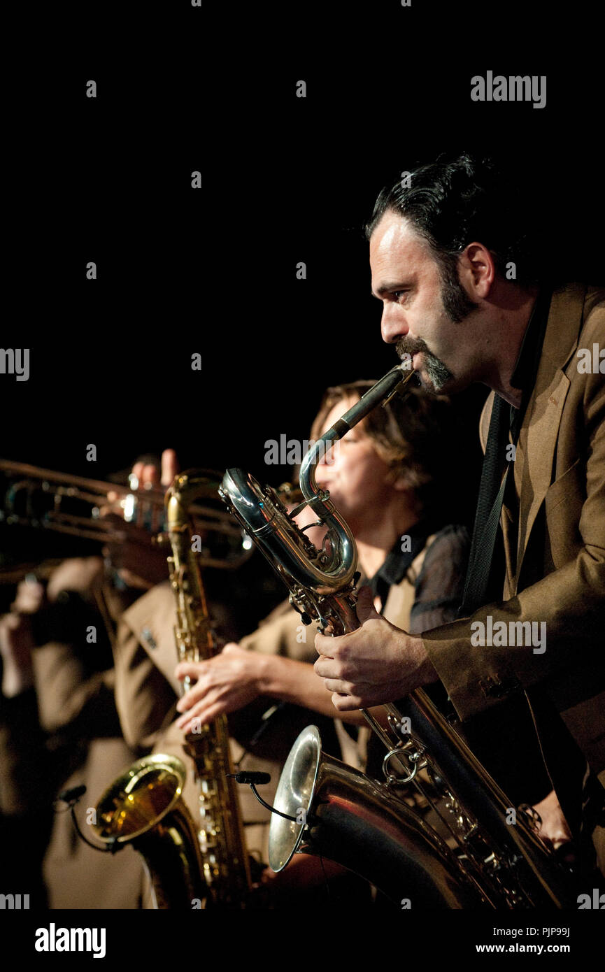 Lady Linn & her Magnificent Seven in concert at the Jazz Middelheim ...
