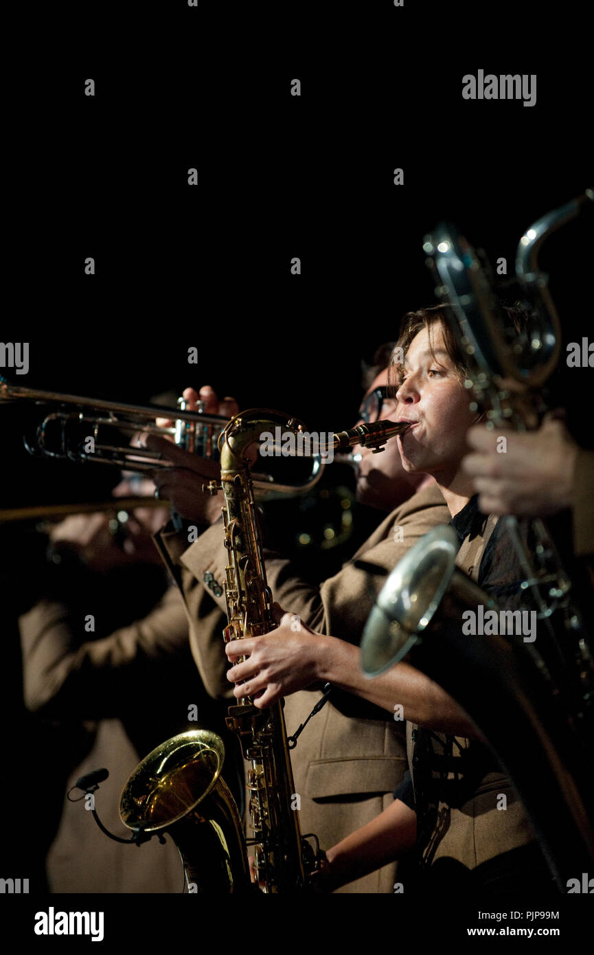 Lady Linn & her Magnificent Seven in concert at the Jazz Middelheim ...