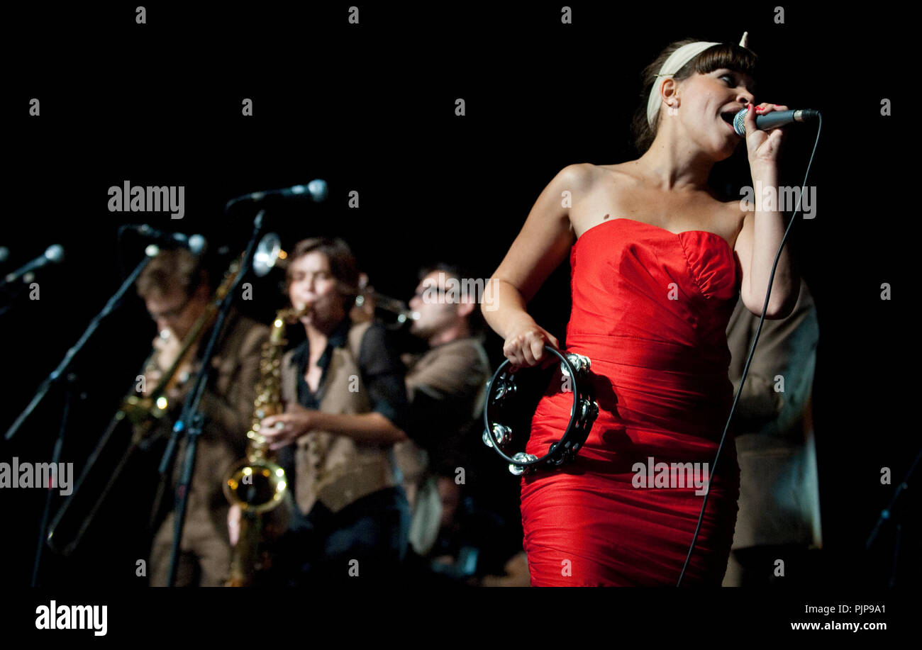 Lady Linn & her Magnificent Seven in concert at the Jazz Middelheim ...