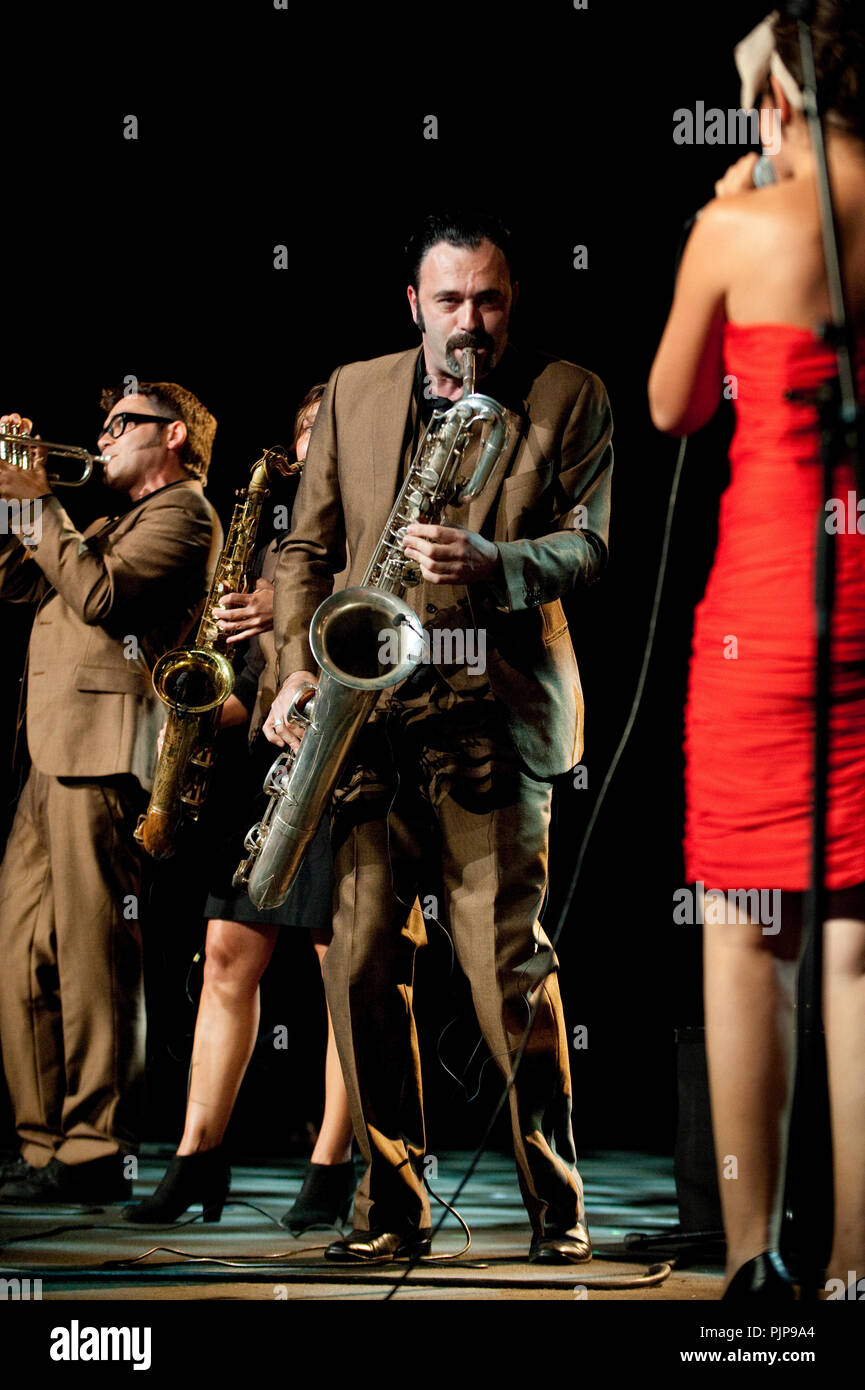 Lady Linn & her Magnificent Seven in concert at the Jazz Middelheim ...