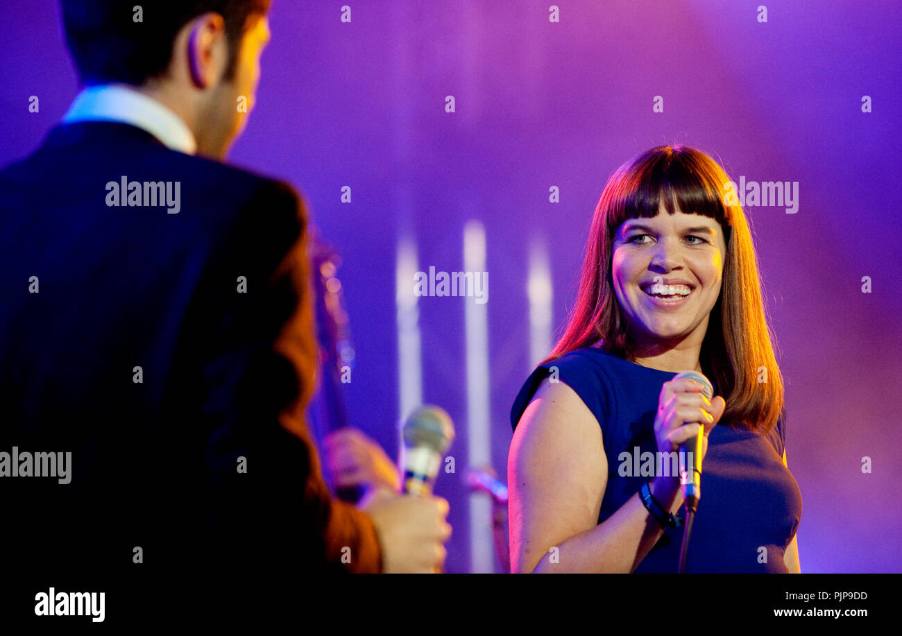 Chanteuse belge hi-res stock photography and images - Alamy