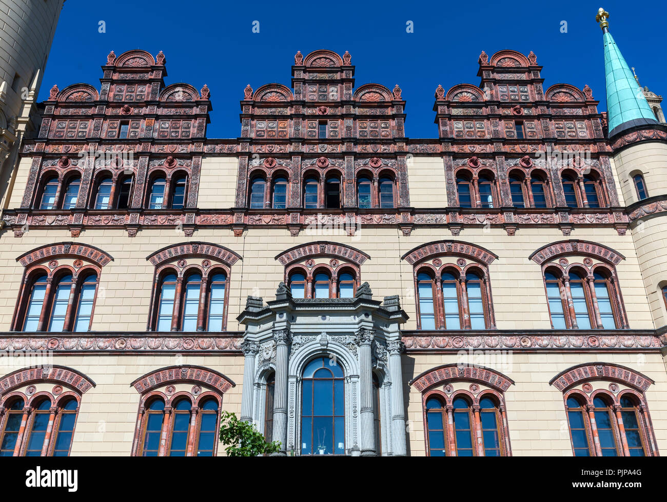 Terracotta facade hi-res stock photography and images - Alamy