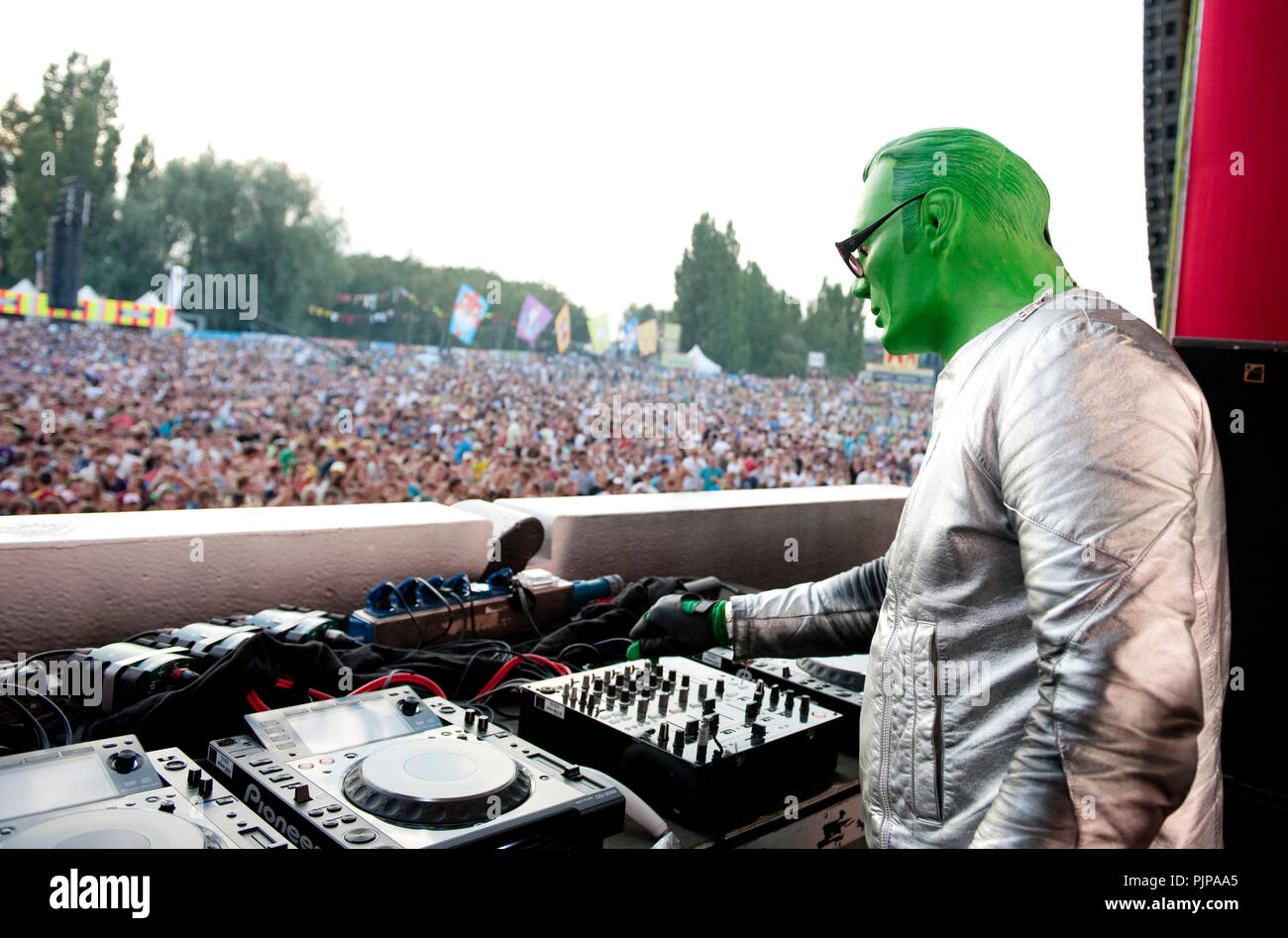 Belgische dj hi-res stock photography and images - Alamy