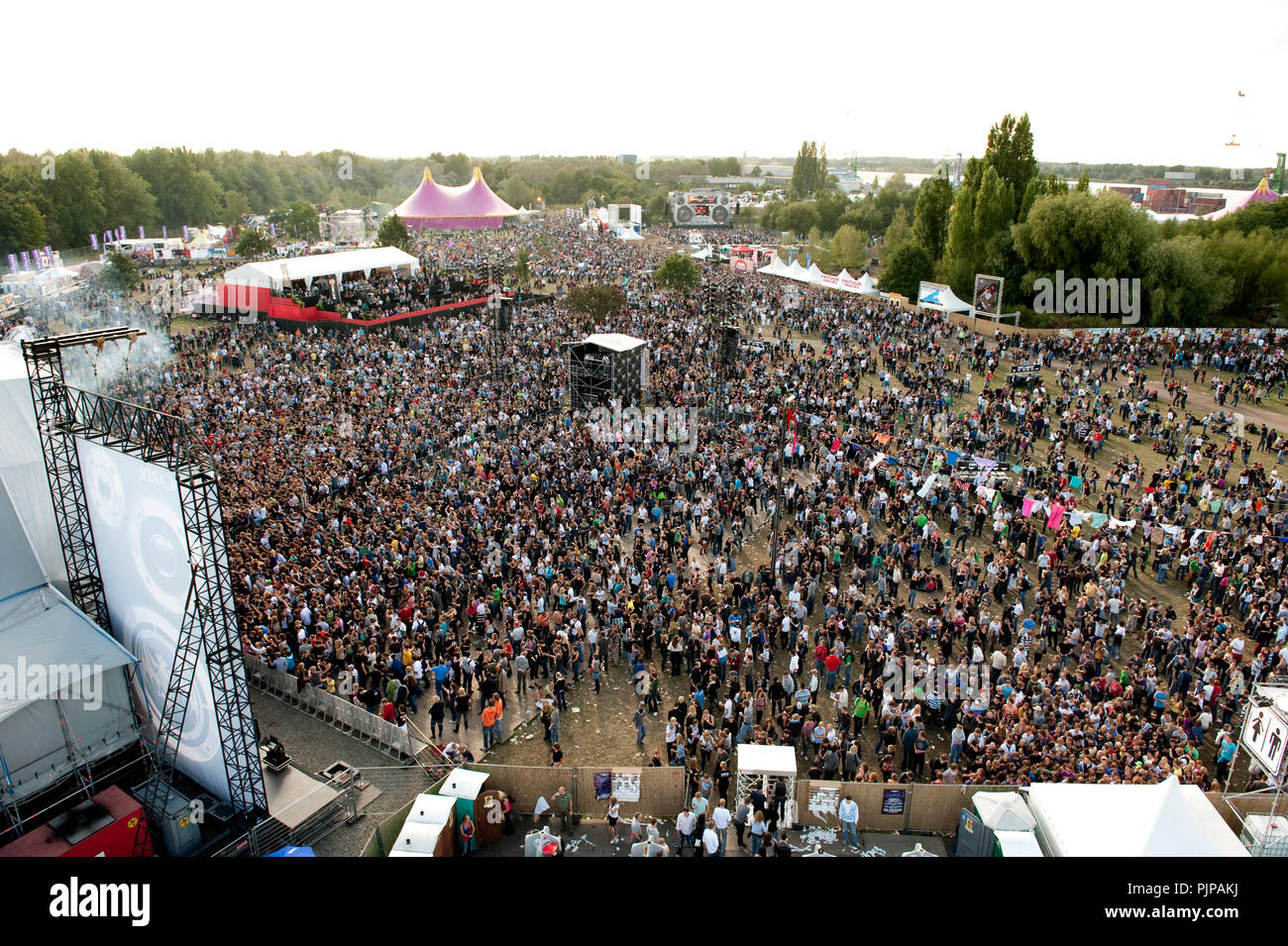 Techno festival hi-res stock photography and images - Alamy