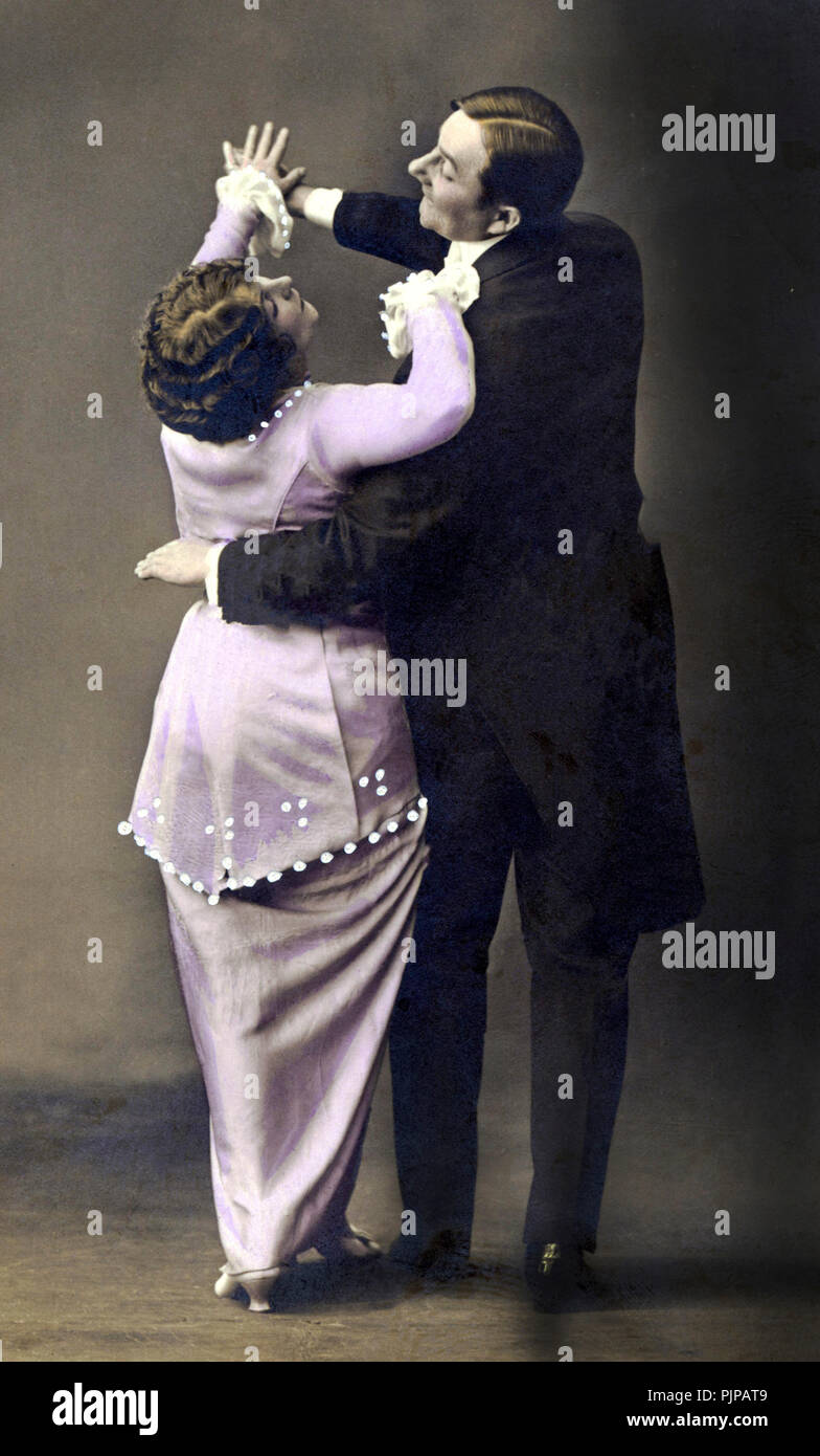 1910s couple hi-res stock photography and images - Alamy