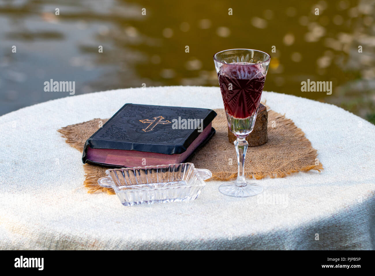 Agape communion hi-res stock photography and images - Alamy
