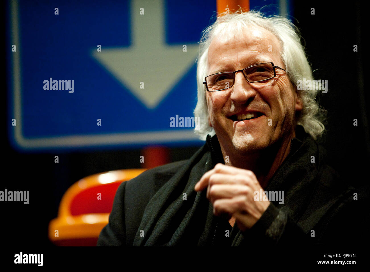Ludo Troch presenting the Movie Cultuurprijs 2008 to his daughter, film ...